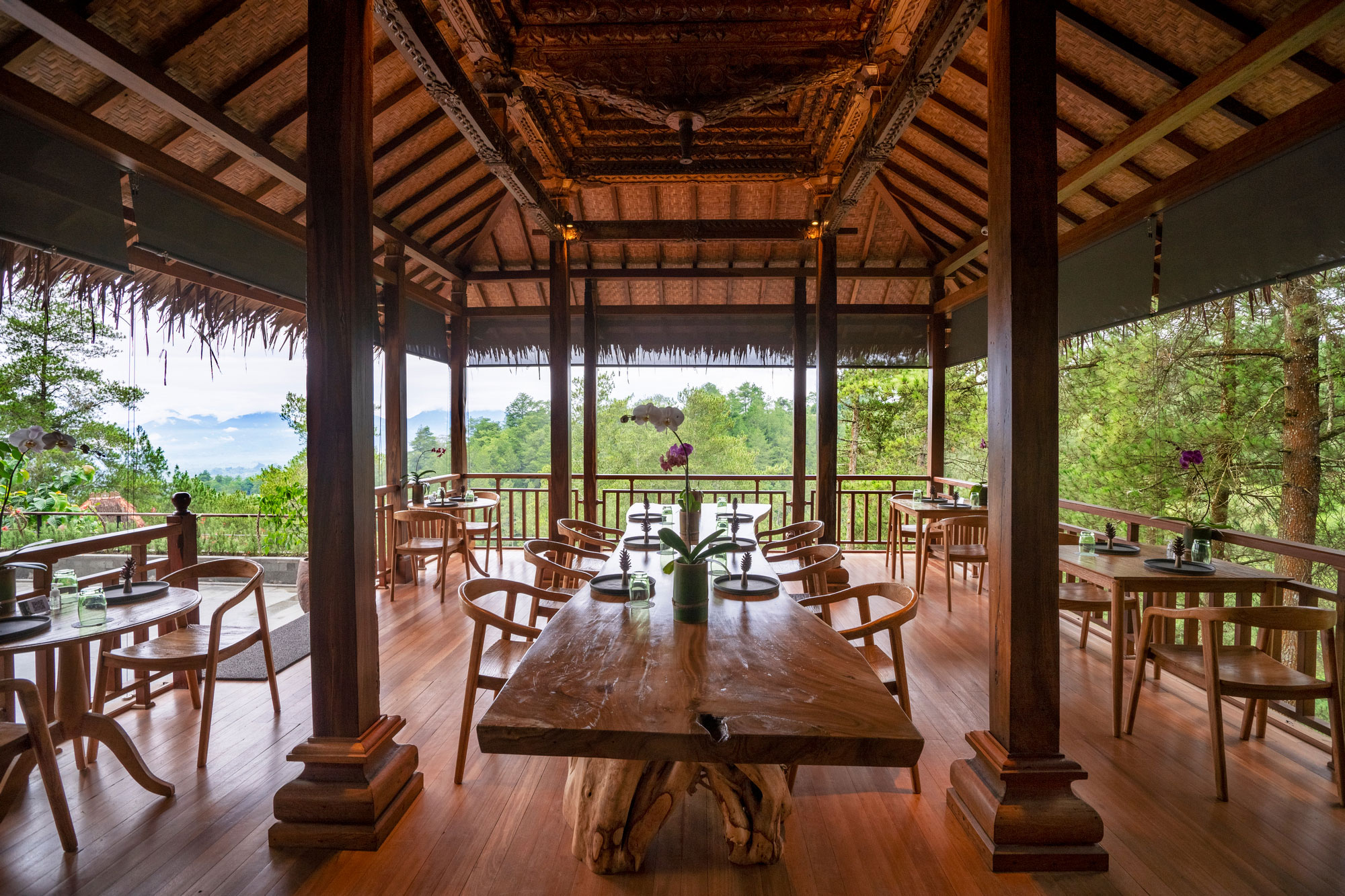 Tree Top Restaurant – Tira Vilagna Bali Suites & Spa